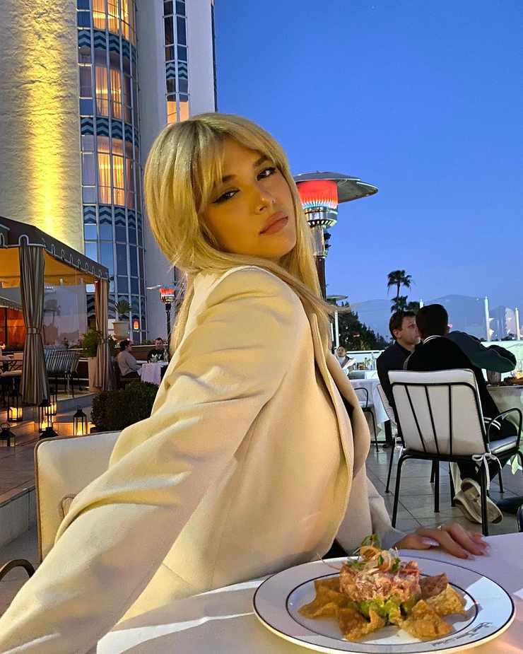 Picture of Victoria Lamas