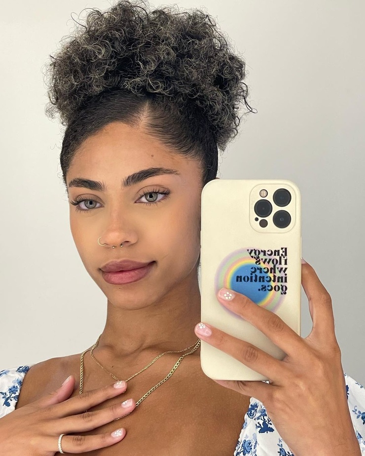 Picture of https://popularbio.com/venus-marquez/