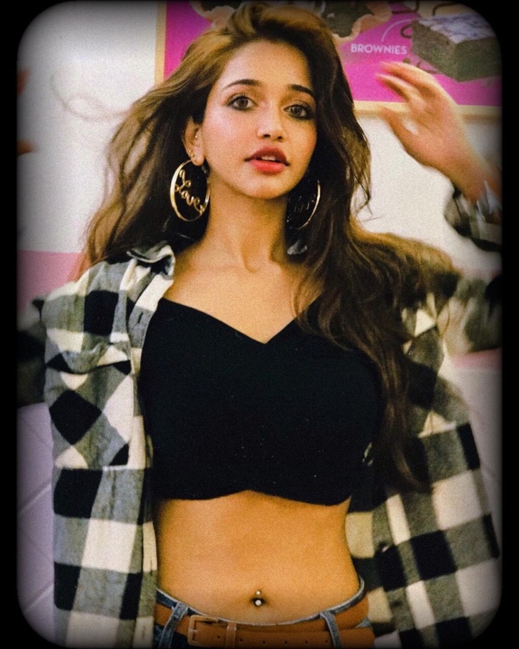 Picture of Anaika Soti