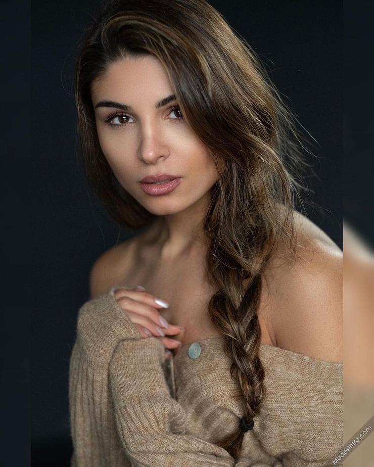 Picture of Melli Netre