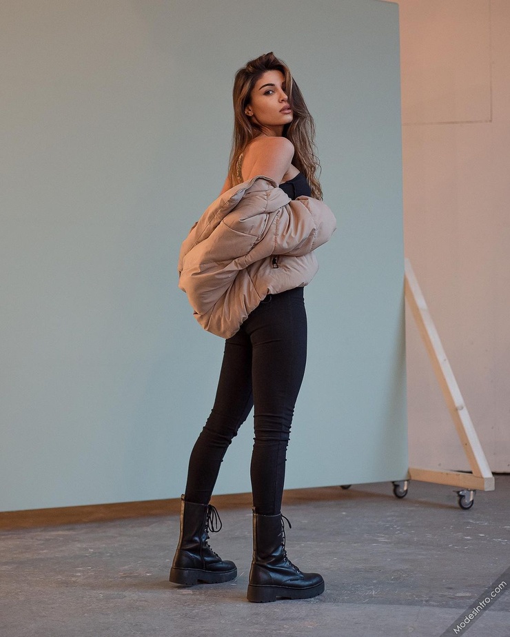 Picture of Melli Netre