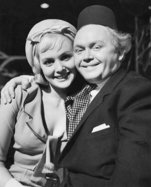 Sarah Branch, Charlie Drake