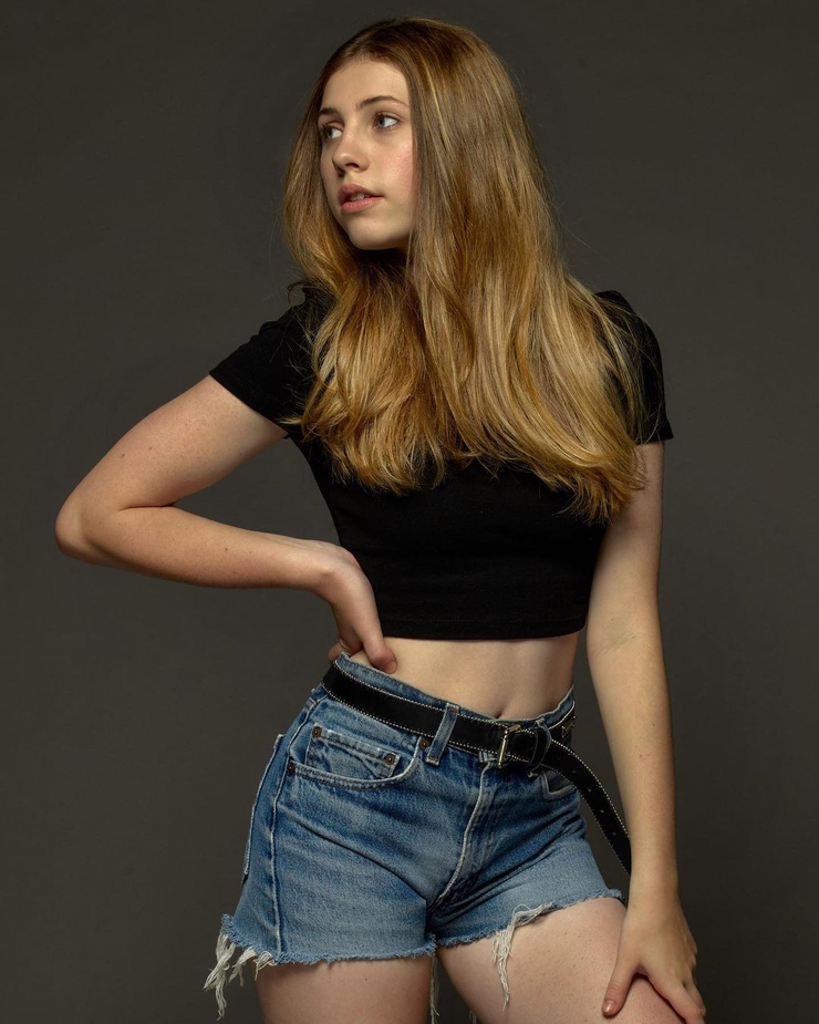 Picture of Mila Brener