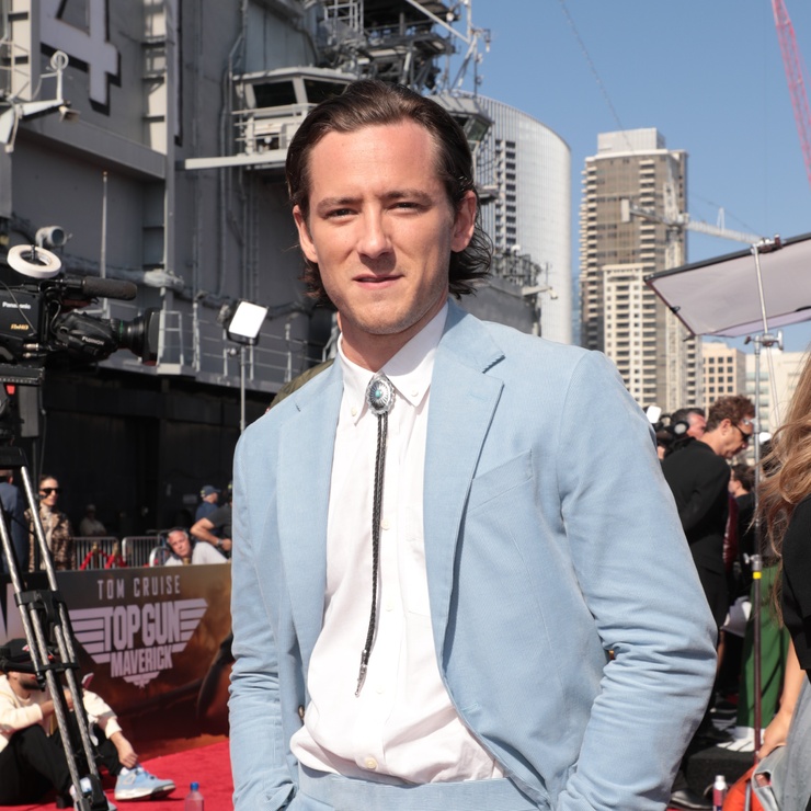 Lewis Pullman image