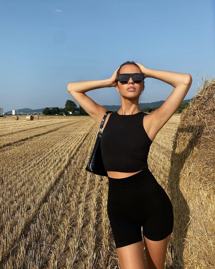 Lea Feuerstein image