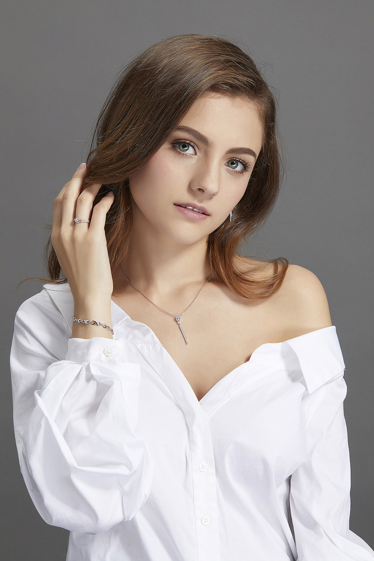 Karilyn Folker image