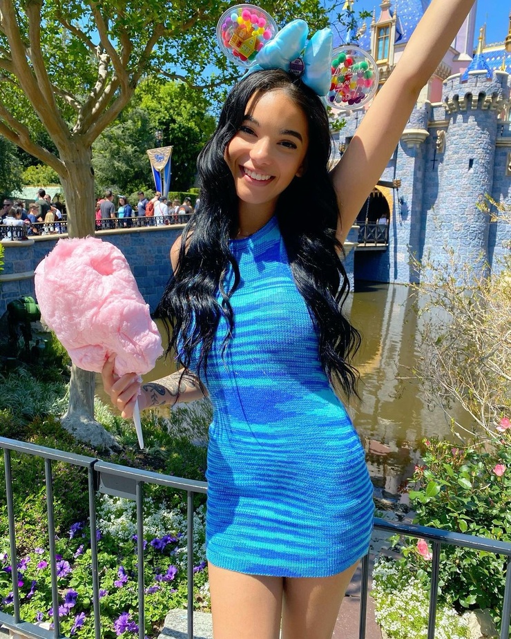 Ari Davis Gold picture