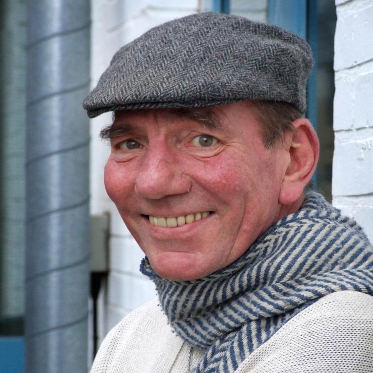 Picture of Pete Postlethwaite