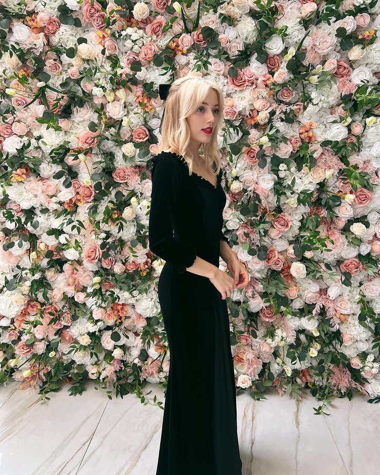 Grace Van Dien image