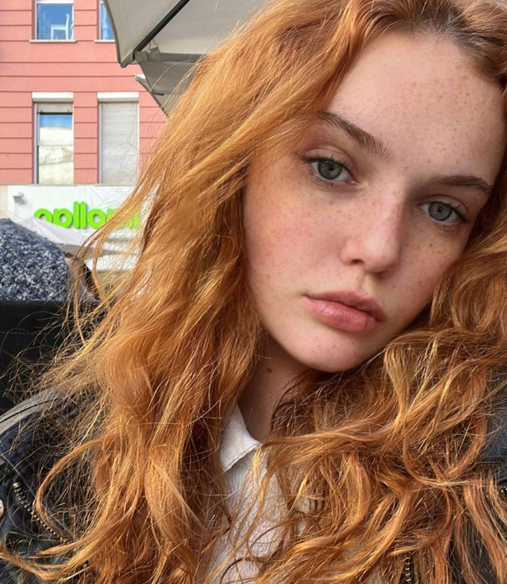 Picture of Viola Koves