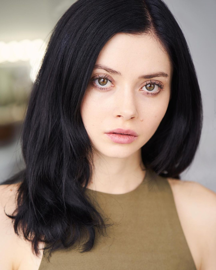 Picture of Alina Lee