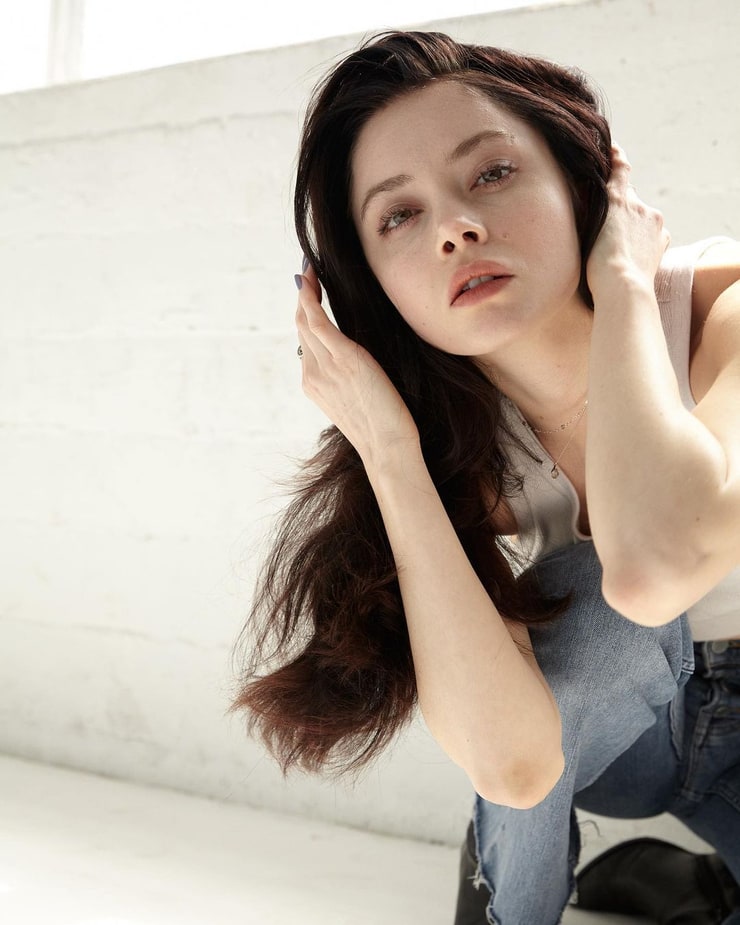 Picture of Alina Lee