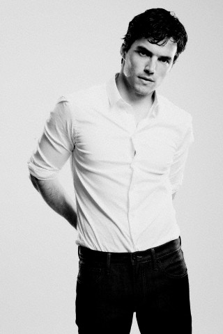 Picture of Ian Harding