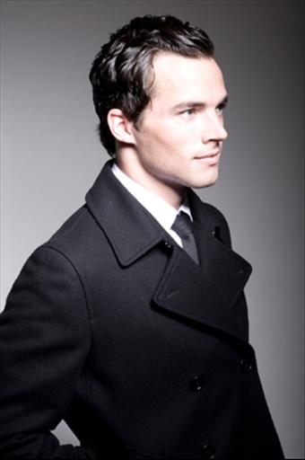 Picture of Ian Harding