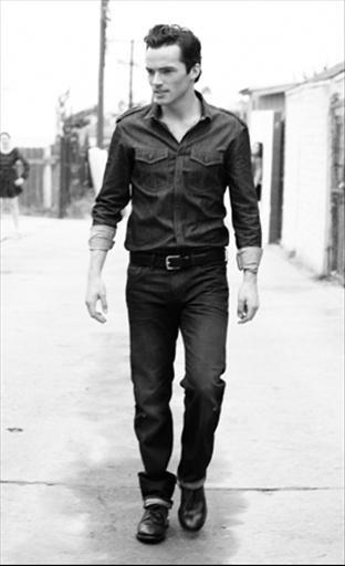 Picture of Ian Harding