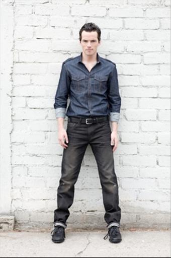 Picture of Ian Harding