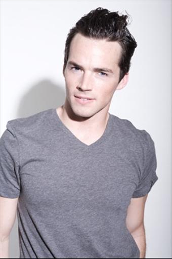 Picture of Ian Harding