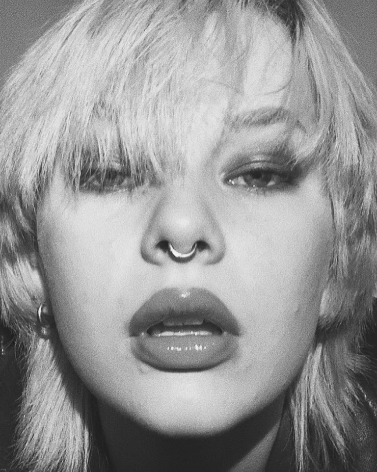 Alexandra Roberts image