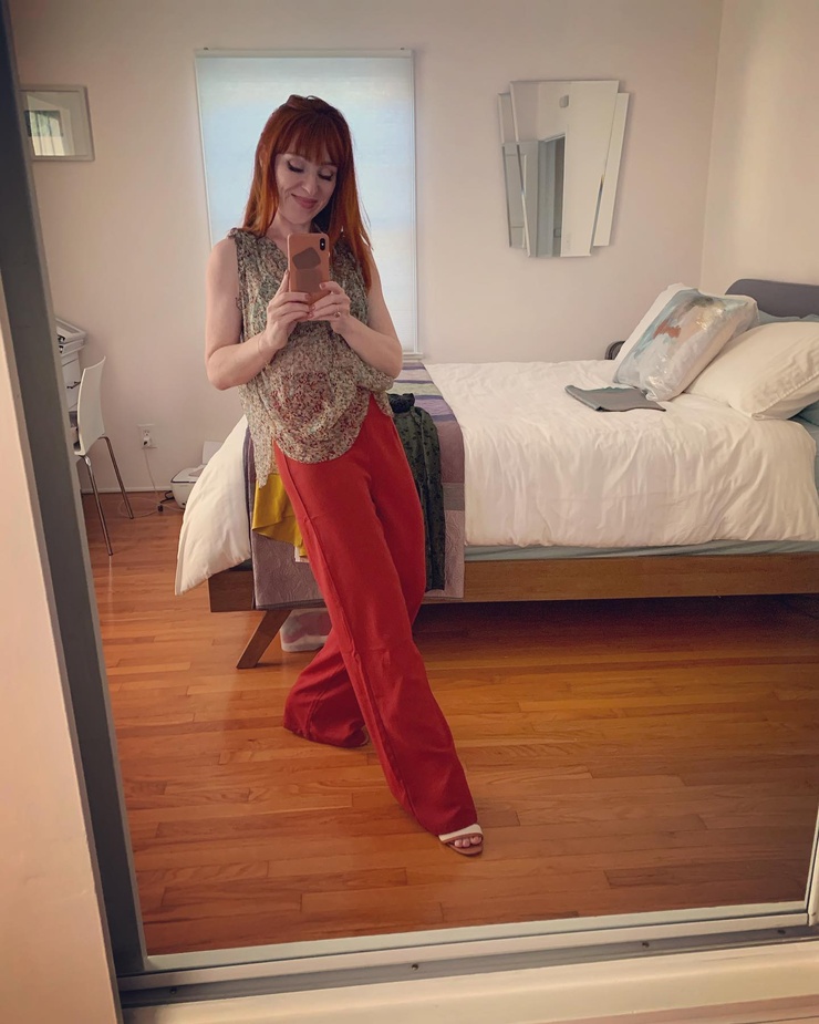 Picture of Ruth Connell