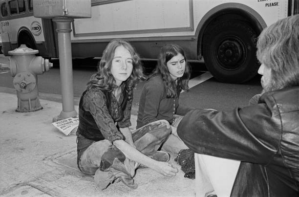 Lynette Fromme, Ruth Ann Moorehouse