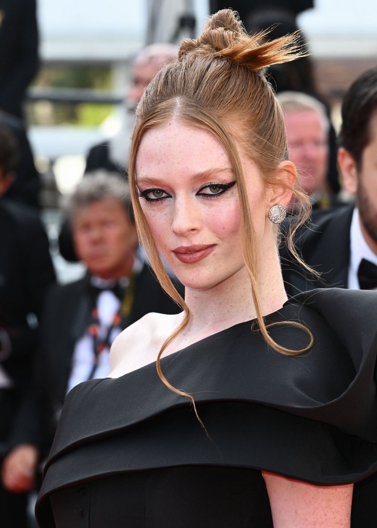 Larsen Thompson image