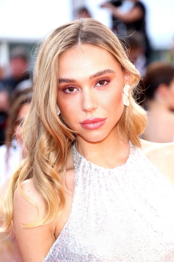 Picture of Alexis Ren