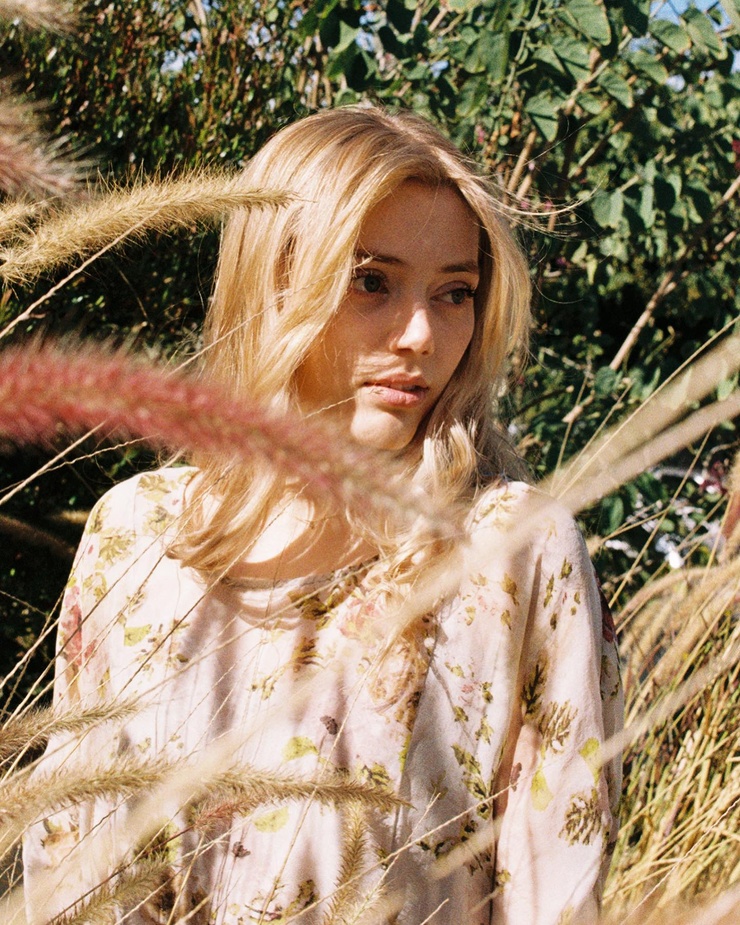 Picture of Grace Van Dien