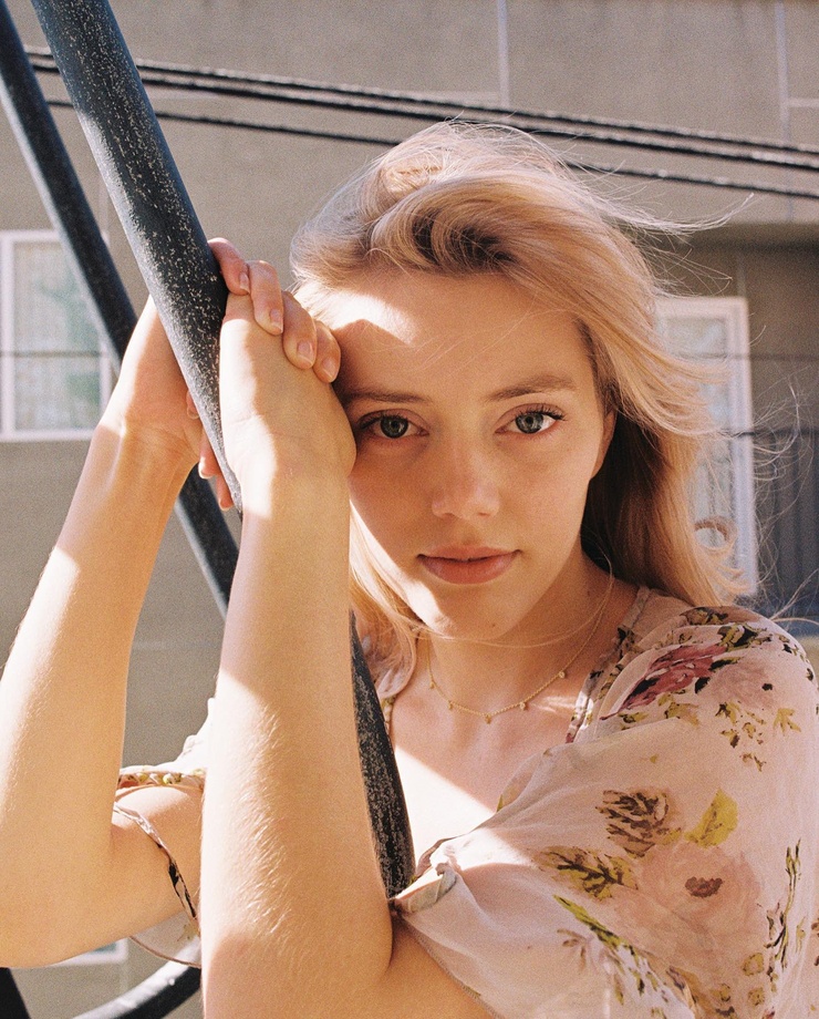 Grace Van Dien image