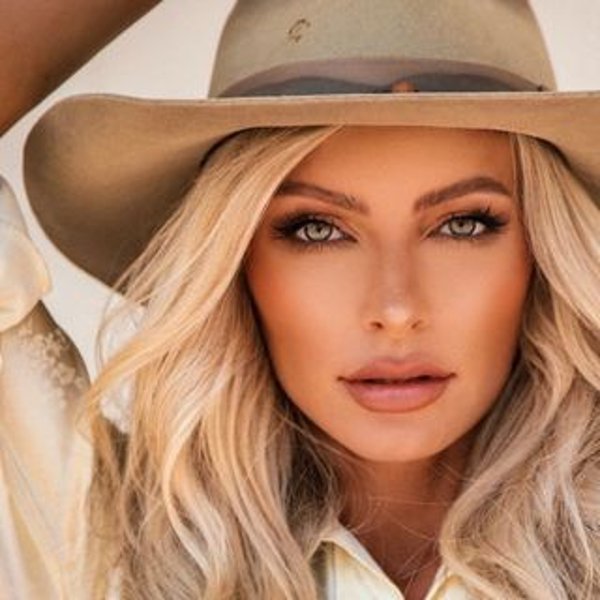 Picture of Holly Stocks.