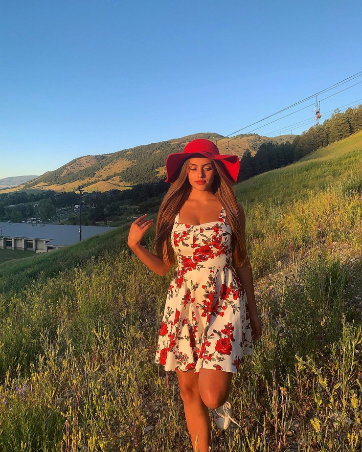 Kate Tomlinson picture