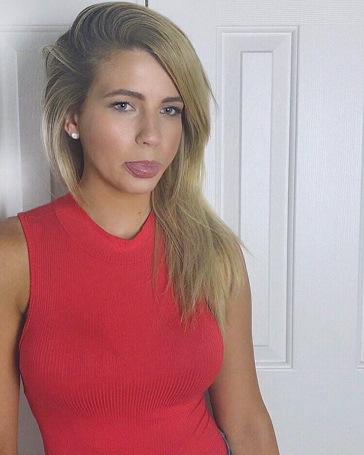 Picture of Danielle Stratton.