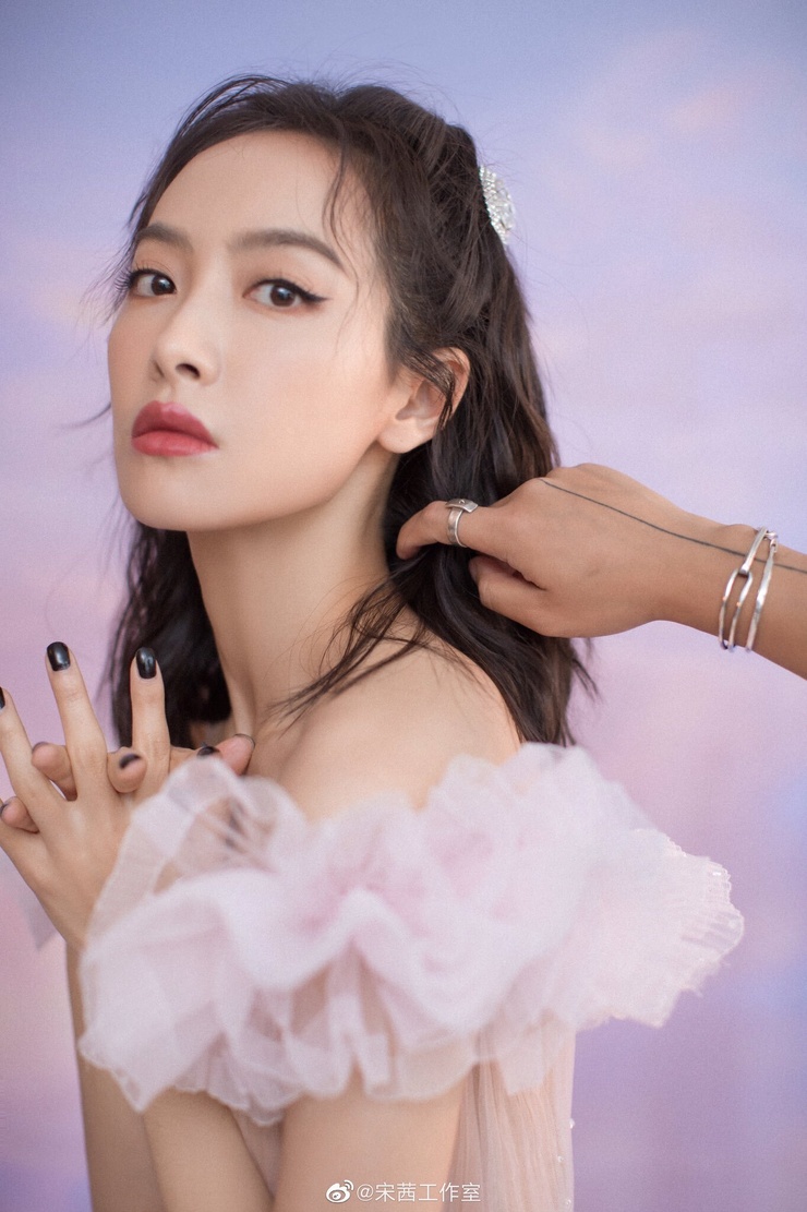 Image of Victoria Song