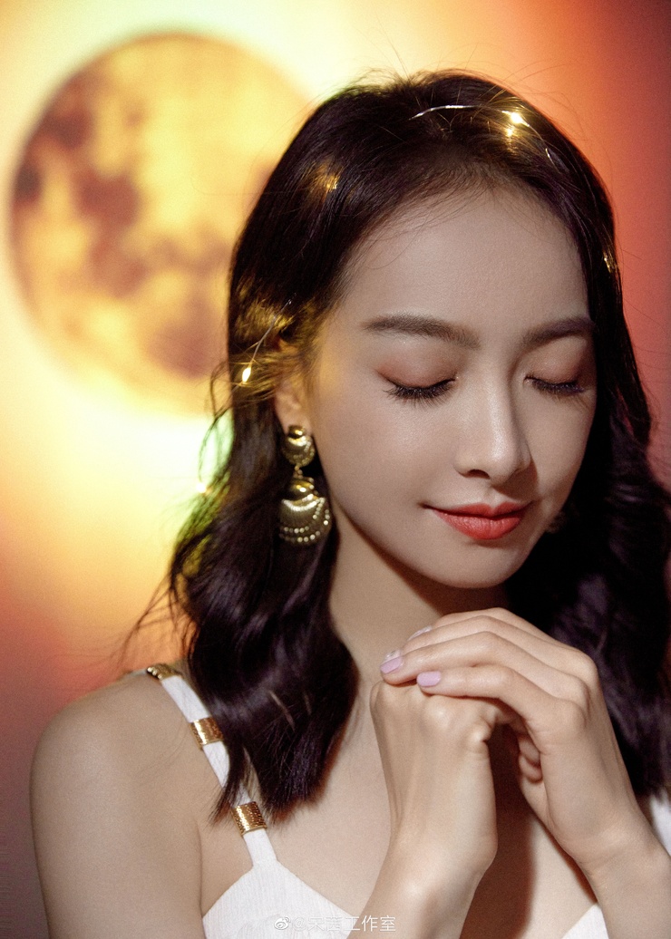 Picture of Victoria Song