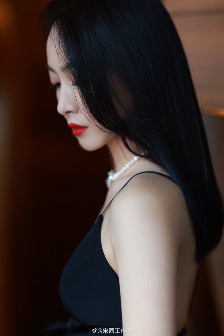 Picture of Victoria Song