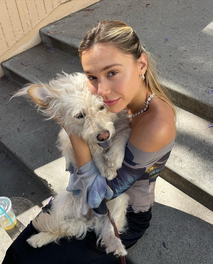 Picture of Alexis Ren