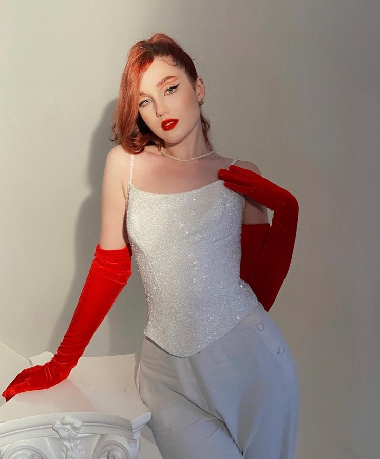 Ksenia Adova picture