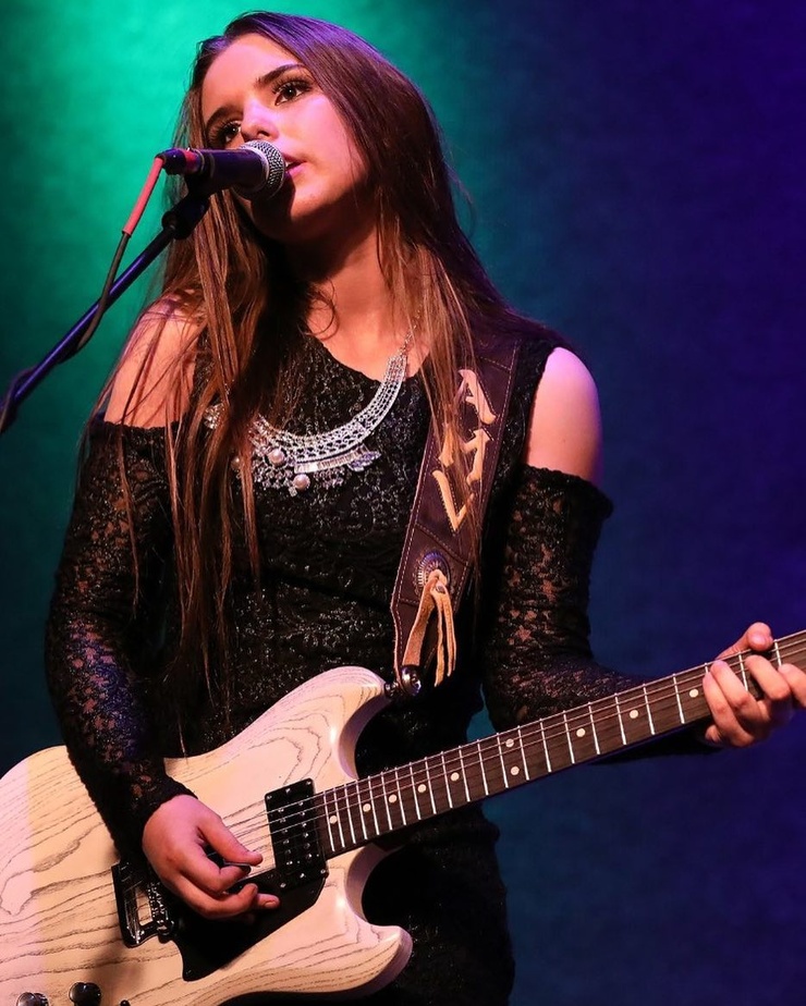 Ally Venable picture