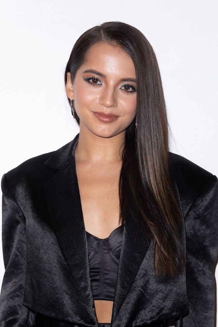 Isabela Moner picture