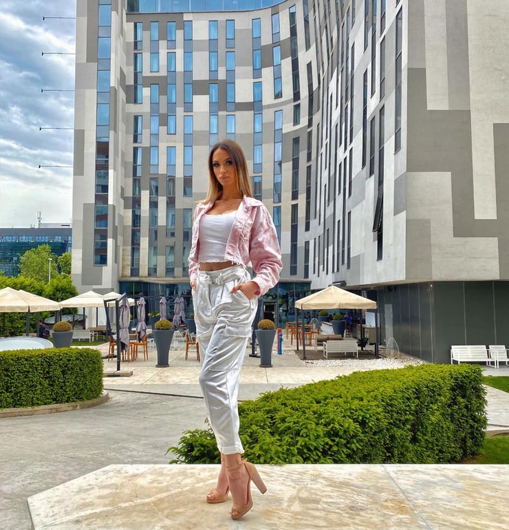 Picture of Sara Damnjanovic