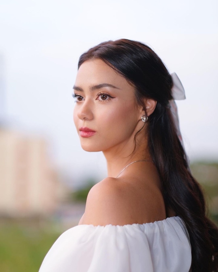 Image of Amanda Obdam