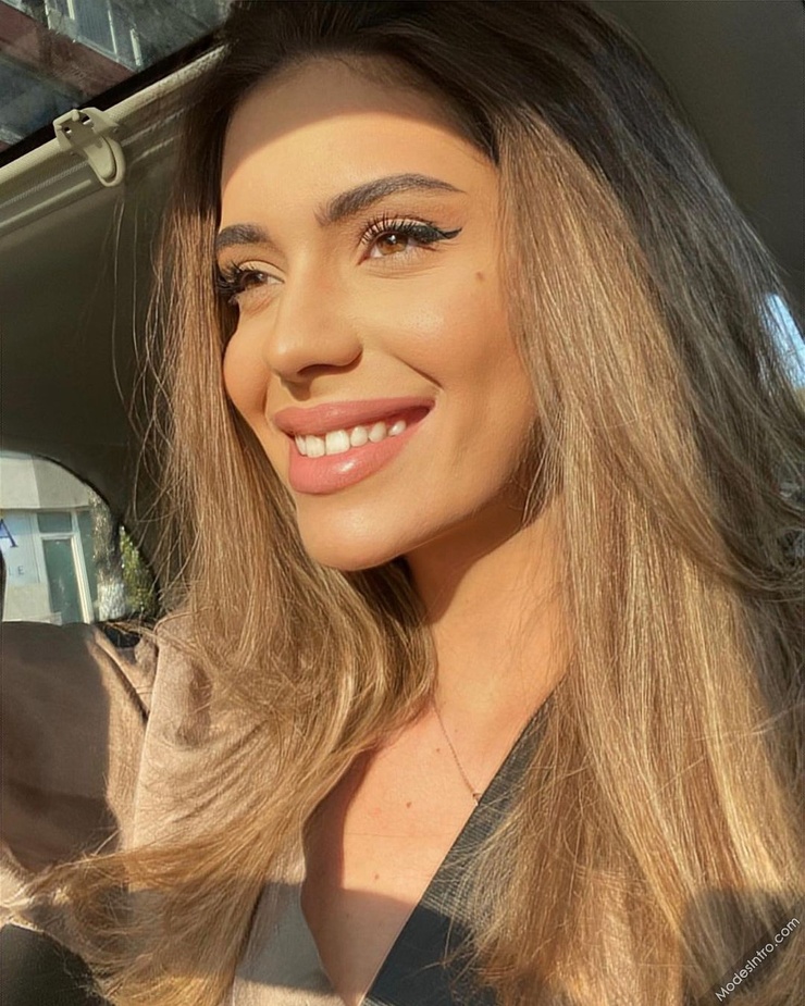 Picture of Alice Stroescu