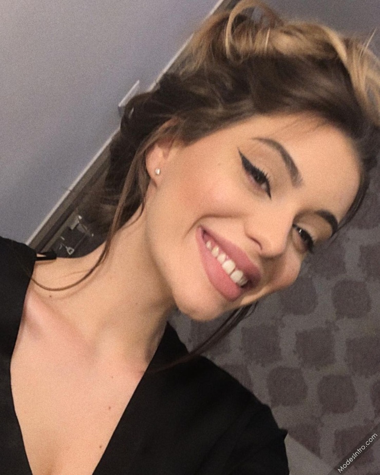 Picture of Alice Stroescu