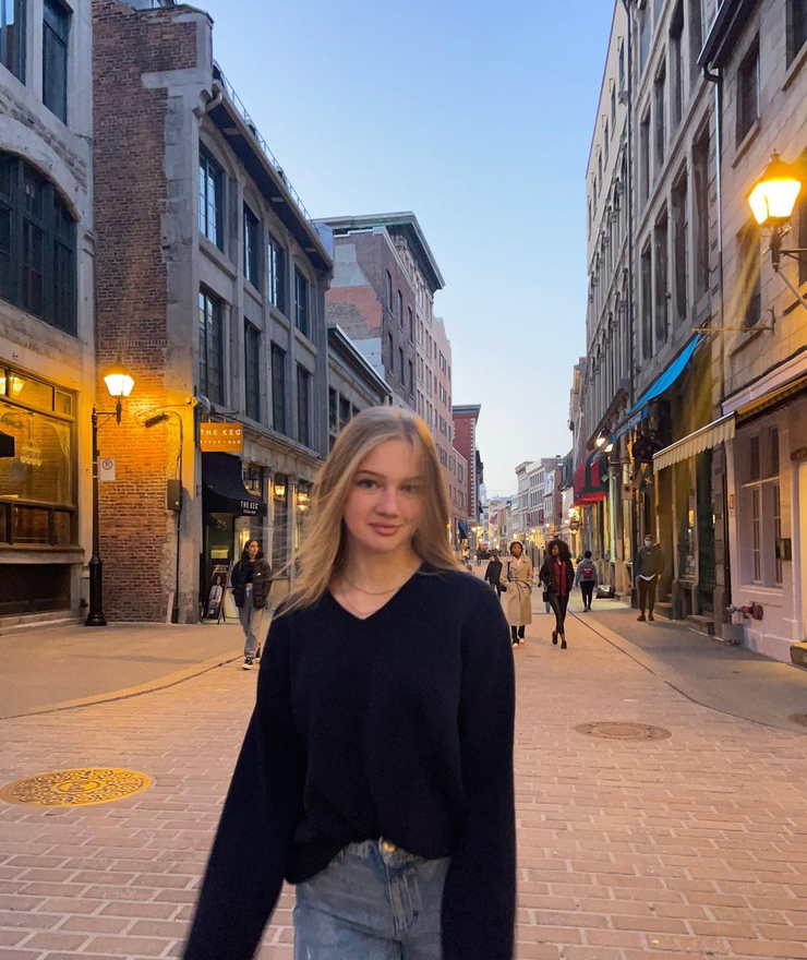 Picture of Sarah Abbott