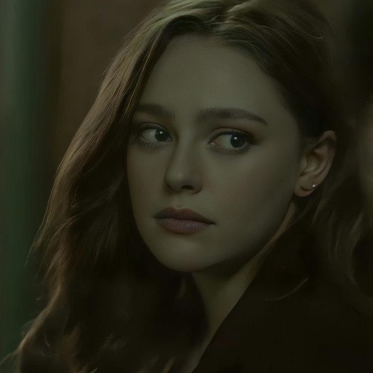 Danielle Rose Russell picture