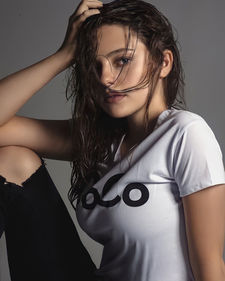 Picture of Danielle Rose Russell