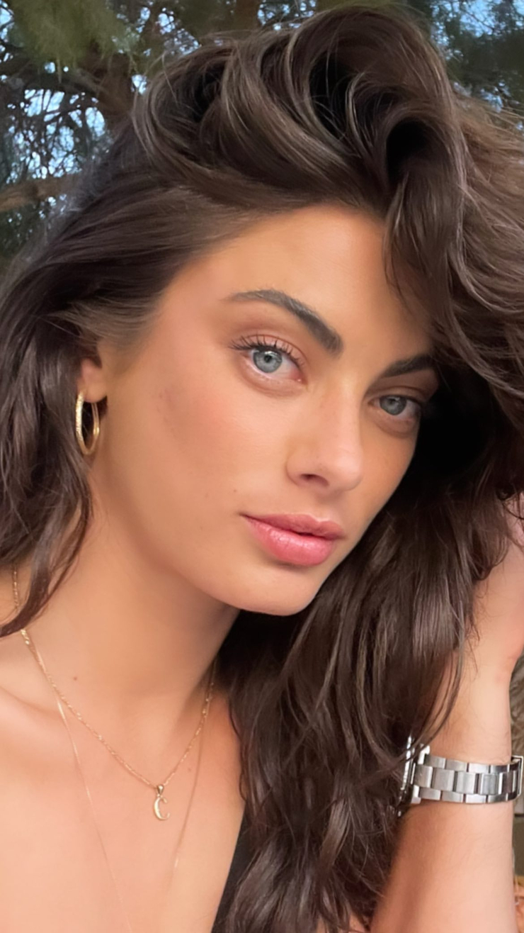 Caroline Austin image