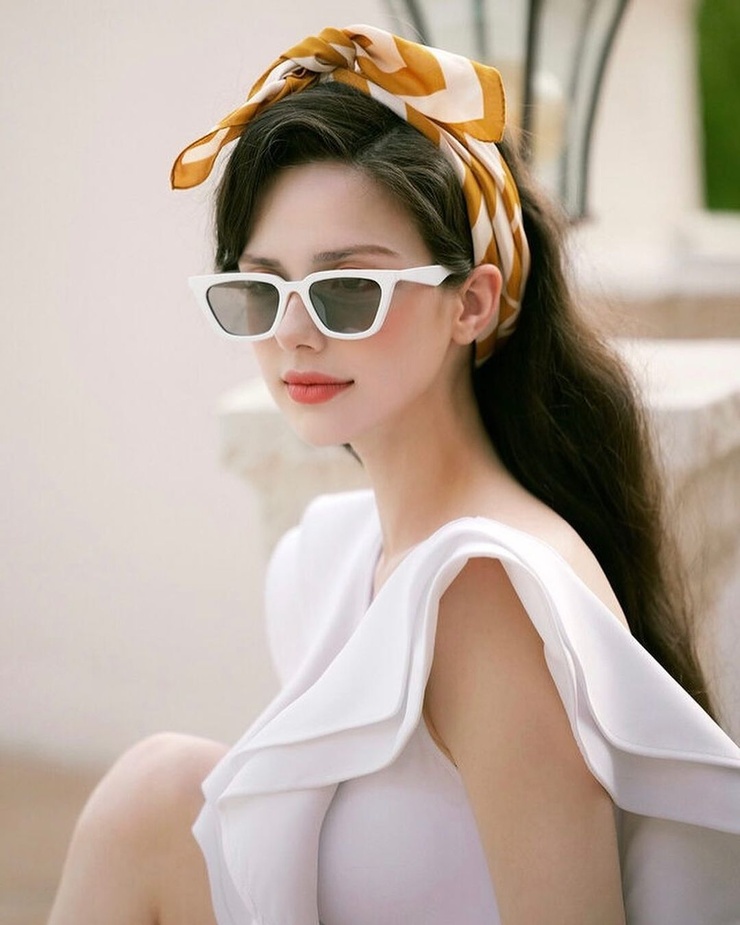 Picture of Lisa Rosh