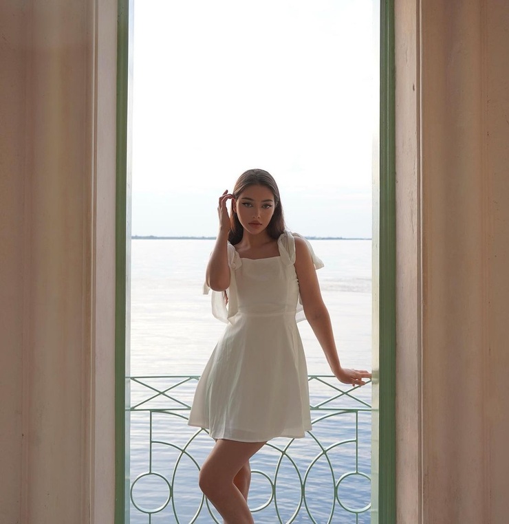 Isabel Rose image