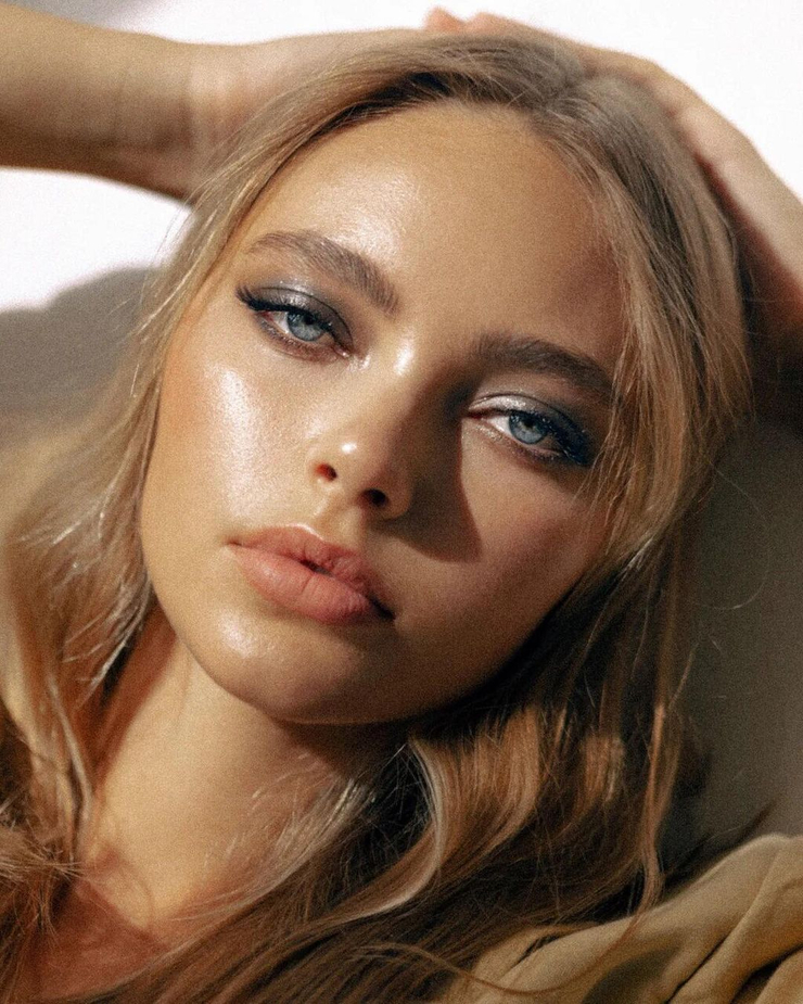 Picture of Arina Pereverten