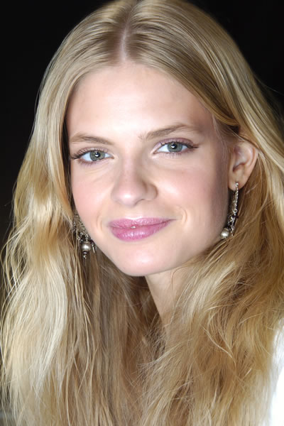 Julia Stegner picture